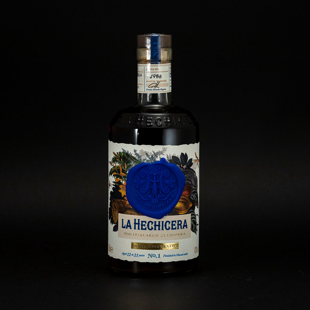 La Hechicera - Ron Extra Añejo De Colombia - Solera 21 Reserva Familiar ...